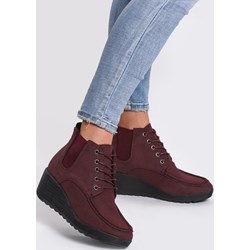 Botki na koturnie, lato 2019 w Domodi