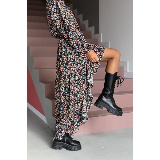 Sukienka Laurella w kwiaty z długim rękawem maxi