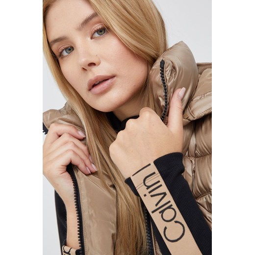 Calvin Klein bezrękawnik damski kolor beżowy zimowy ANSWEAR.com