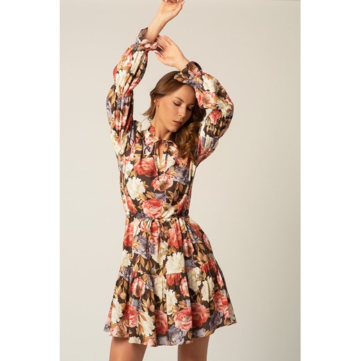 Mini sukienka w pastelowe kwiaty z wiązaniem Lidia Kalita