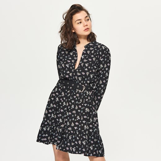 Cropp - Zwiewna sukienka z kwiatowym wzorem Czarny szary