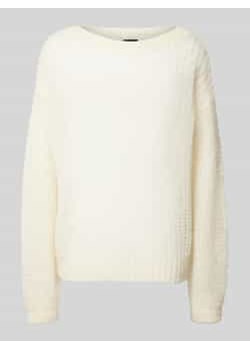 Moherowe swetry damskie - moda na sezon jesień 2025